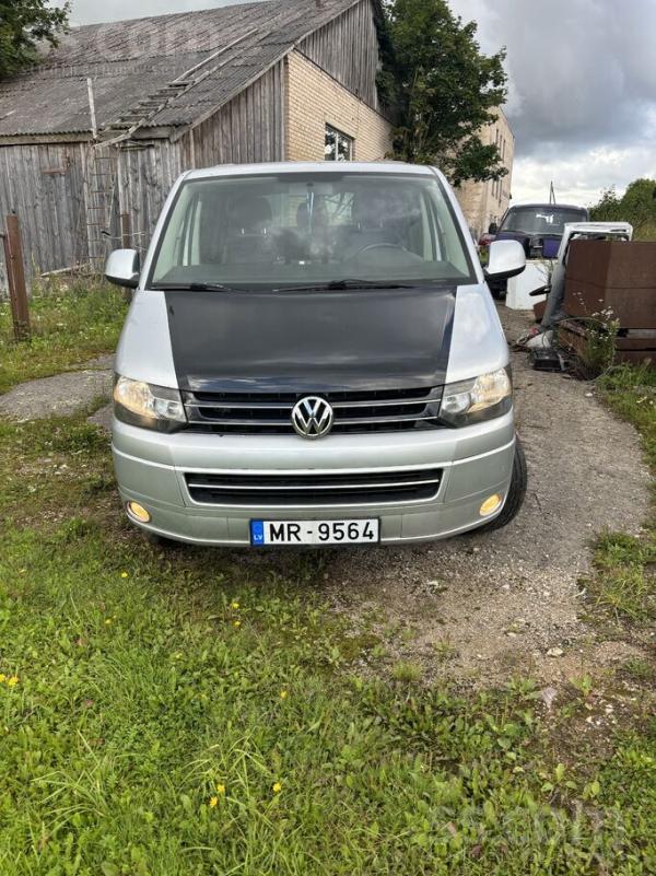 Grey Volkswagen T5 2010 in Aizkraukle, with an engine capacity of 2.00 L and mileage of 323 thousand km for 4300 €, photo 1 on AUTOMOTO.COM.LV