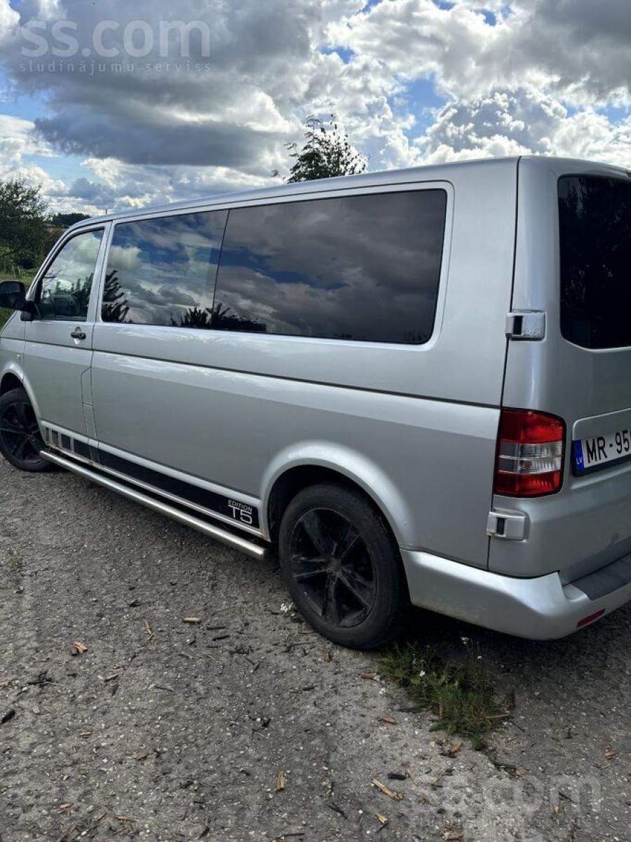 Grey Volkswagen T5 2010 in Aizkraukle, with an engine capacity of 2.00 L and mileage of 323 thousand km for 4300 €, photo 3 on AUTOMOTO.COM.LV