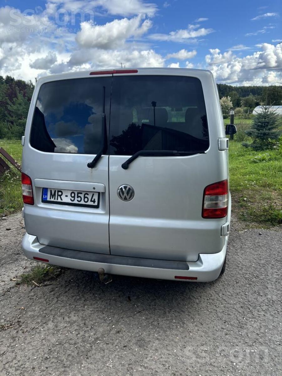 Grey Volkswagen T5 2010 in Aizkraukle, with an engine capacity of 2.00 L and mileage of 323 thousand km for 4300 €, photo 4 on AUTOMOTO.COM.LV