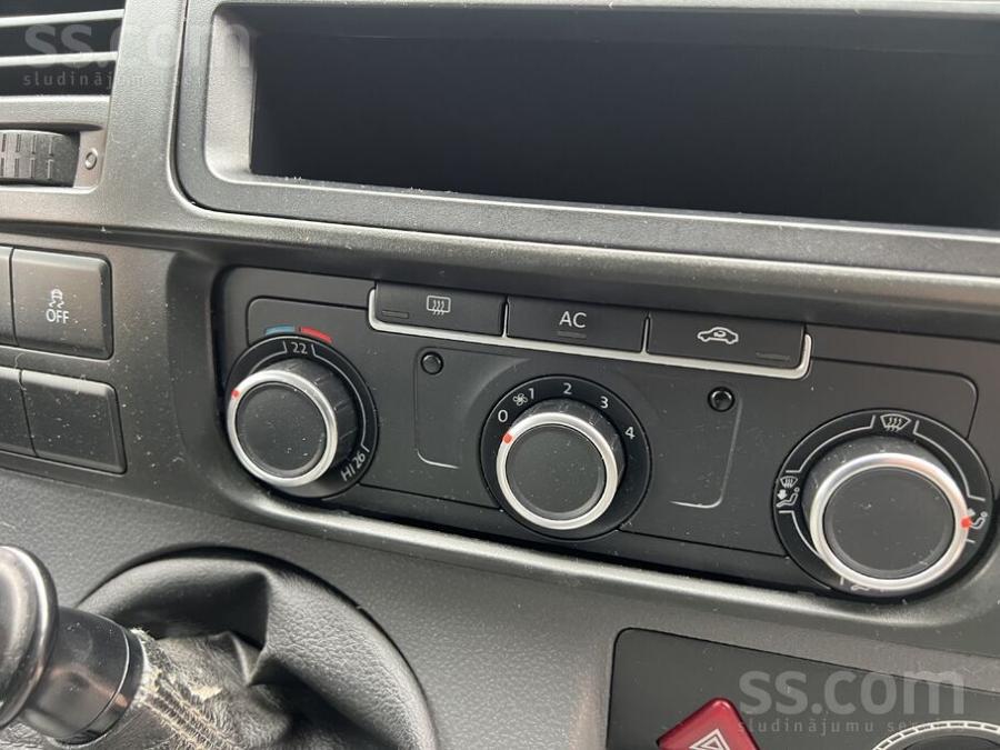 Pelēks Volkswagen T5 2011 Dobele, ar dzinēja tilpumu 2.00 L un nobraukumu 331 tūkst. km par 10500 €, foto 16 vietnē AUTOMOTO.COM.LV