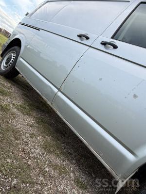 Pelēks Volkswagen T5 2011 Cēsis, ar dzinēja tilpumu 2.00 L un nobraukumu 284 tūkst. km par 6400 €, foto 4 vietnē AUTOMOTO.COM.LV
