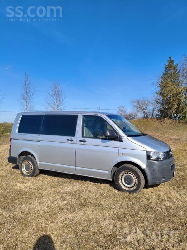 Pelēks Volkswagen T5 2012 Rīga, ar dzinēja tilpumu 2.00 L un nobraukumu 376 tūkst. km par 7300 €, foto 3 vietnē AUTOMOTO.COM.LV