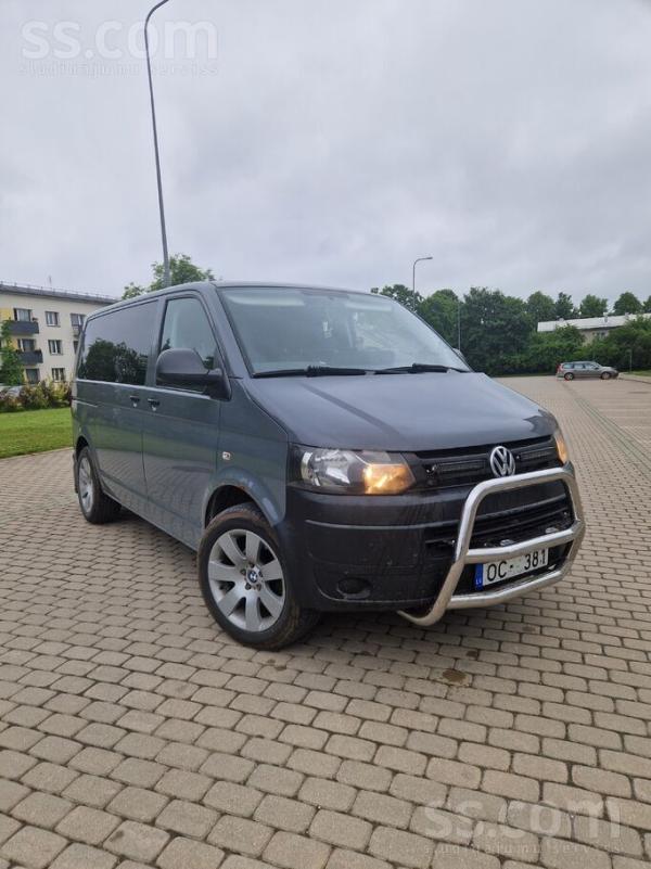 Grey Volkswagen T5 2013 in Ventspils, with an engine capacity of 2.00 L and mileage of 400 thousand km for 9200 €, photo 1 on AUTOMOTO.COM.LV