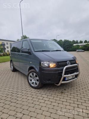 Pelēks Volkswagen T5 2013 Ventspils, ar dzinēja tilpumu 2.00 L un nobraukumu 400 tūkst. km par 9200 €, foto  vietnē AUTOMOTO.COM.LV