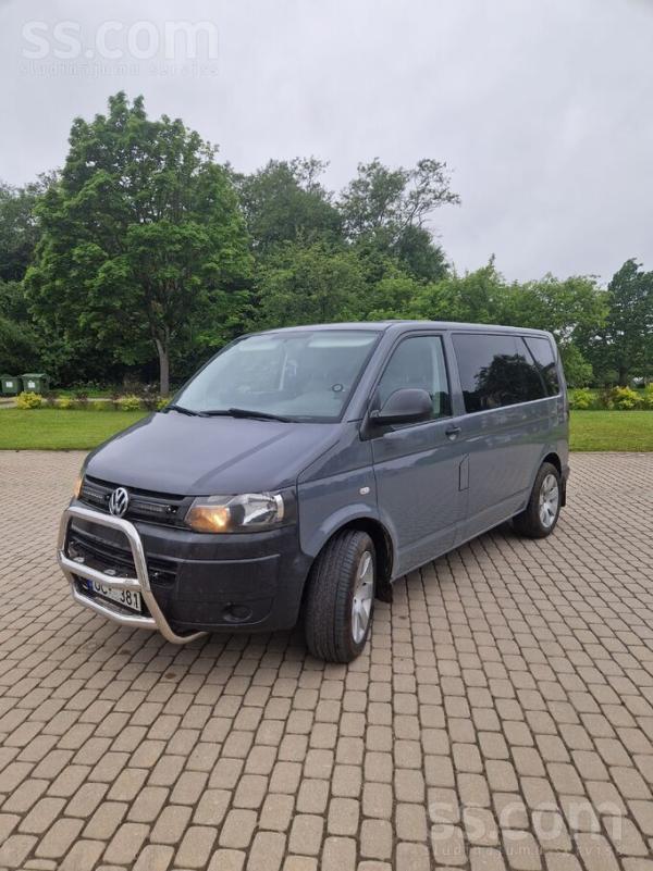 Grey Volkswagen T5 2013 in Ventspils, with an engine capacity of 2.00 L and mileage of 400 thousand km for 9200 €, photo 3 on AUTOMOTO.COM.LV