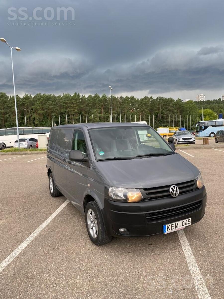 Grey Volkswagen T5 2013 in Vilnius, with an engine capacity of 2.00 L and mileage of 406 thousand km for 6000 €, photo 1 on AUTOMOTO.COM.LV