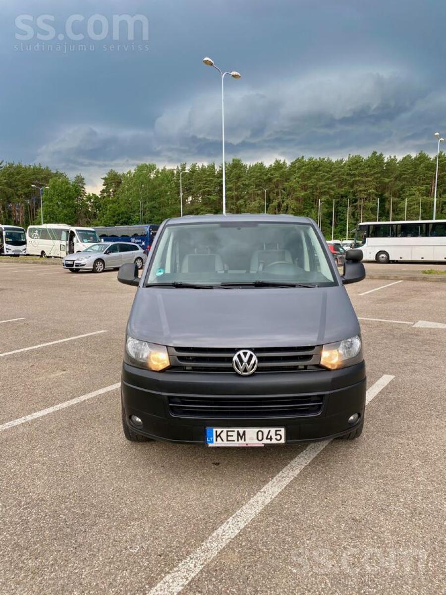 Grey Volkswagen T5 2013 in Vilnius, with an engine capacity of 2.00 L and mileage of 406 thousand km for 6000 €, photo 3 on AUTOMOTO.COM.LV