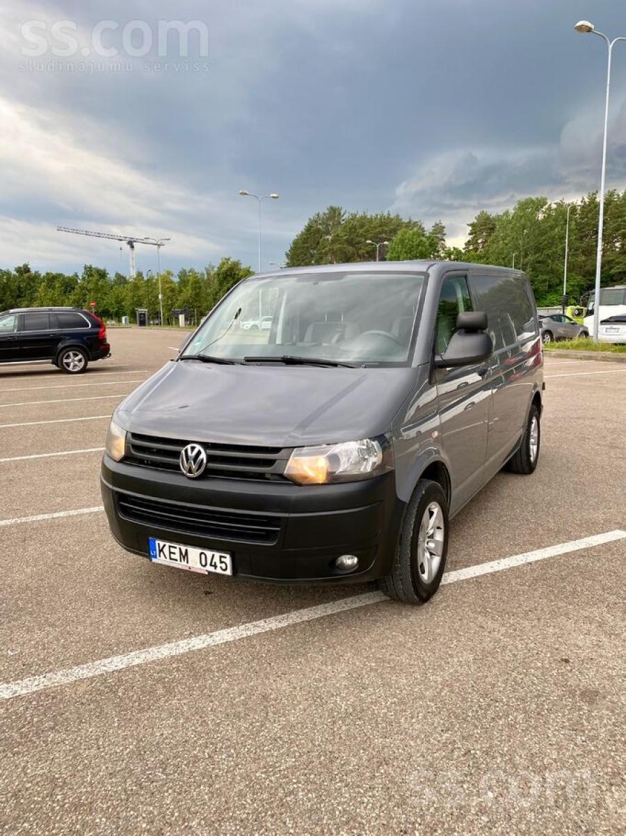 Grey Volkswagen T5 2013 in Vilnius, with an engine capacity of 2.00 L and mileage of 406 thousand km for 6000 €, photo 4 on AUTOMOTO.COM.LV