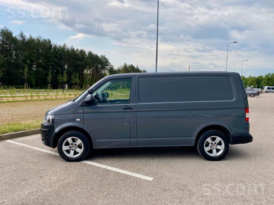 Grey Volkswagen T5 2013 in Vilnius, with an engine capacity of 2.00 L and mileage of 406 thousand km for 6000 €, photo 5 on AUTOMOTO.COM.LV