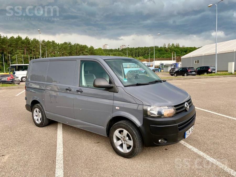 Grey Volkswagen T5 2013 in Vilnius, with an engine capacity of 2.00 L and mileage of 406 thousand km for 6000 €, photo 9 on AUTOMOTO.COM.LV