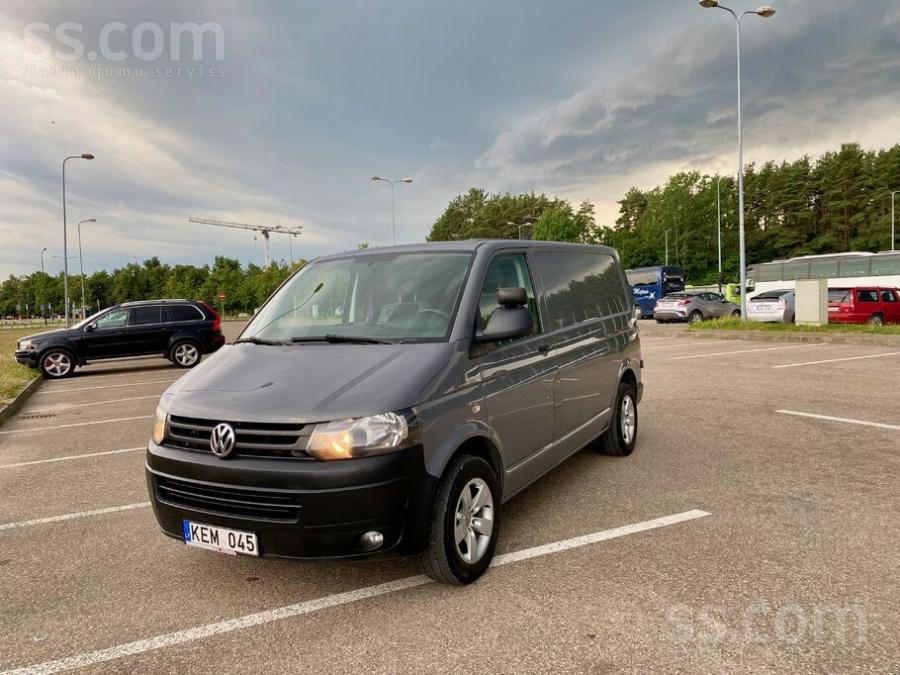 Grey Volkswagen T5 2013 in Vilnius, with an engine capacity of 2.00 L and mileage of 406 thousand km for 6000 €, photo 10 on AUTOMOTO.COM.LV