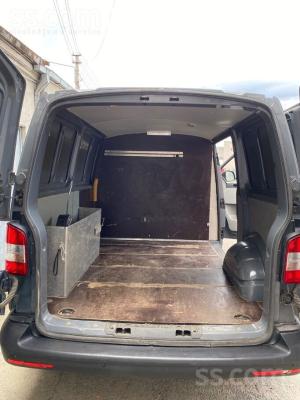 Grey Volkswagen T5 2013 in Vilnius, with an engine capacity of 2.00 L and mileage of 406 thousand km for 6000 €, photo 11 on AUTOMOTO.COM.LV