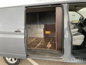 Grey Volkswagen T5 2013 in Vilnius, with an engine capacity of 2.00 L and mileage of 406 thousand km for 6000 €, photo 12 on AUTOMOTO.COM.LV