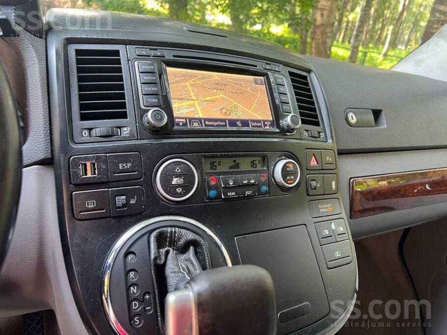 Pelēks Volkswagen T5 2004 Rīga, ar dzinēja tilpumu 2.50 L un nobraukumu 441 tūkst. km par 5900 €, foto 10 vietnē AUTOMOTO.COM.LV