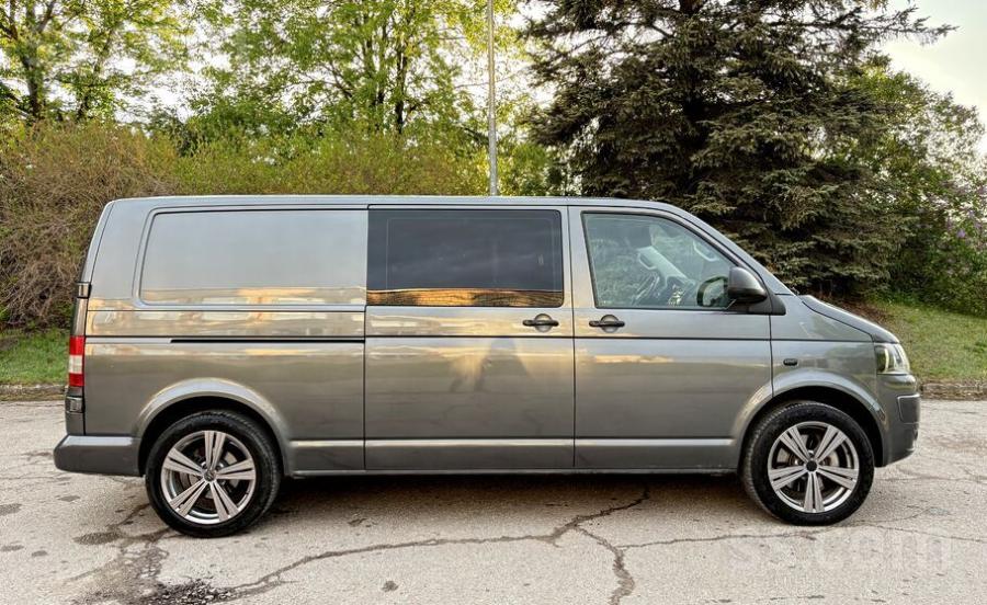 Pelēks Volkswagen T5 2010 Tukums, ar dzinēja tilpumu 2.00 L un nobraukumu 199 tūkst. km par 9950 €, foto 7 vietnē AUTOMOTO.COM.LV
