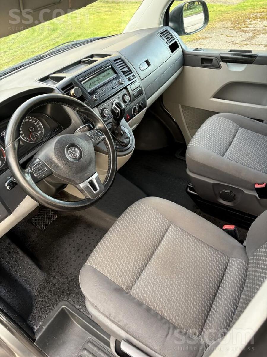 Pelēks Volkswagen T5 2010 Tukums, ar dzinēja tilpumu 2.00 L un nobraukumu 199 tūkst. km par 9950 €, foto 17 vietnē AUTOMOTO.COM.LV