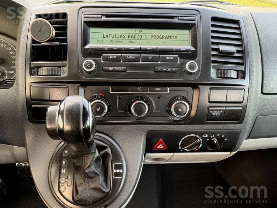 Pelēks Volkswagen T5 2010 Tukums, ar dzinēja tilpumu 2.00 L un nobraukumu 199 tūkst. km par 9950 €, foto 22 vietnē AUTOMOTO.COM.LV