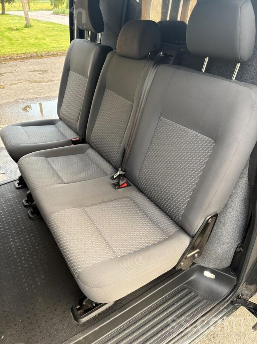 Pelēks Volkswagen T5 2010 Tukums, ar dzinēja tilpumu 2.00 L un nobraukumu 199 tūkst. km par 9950 €, foto 25 vietnē AUTOMOTO.COM.LV
