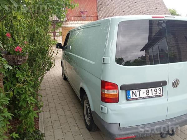 Volkswagen T5 2004 Saldus, ar dzinēja tilpumu 1.90 L un nobraukumu 366 tūkst. km par 4000 €, foto 3 vietnē AUTOMOTO.COM.LV