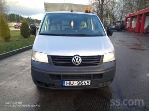 Volkswagen T5 2006 Rīga, ar dzinēja tilpumu 2.50 L un nobraukumu 308 tūkst. km par 4600 €, foto  vietnē AUTOMOTO.COM.LV