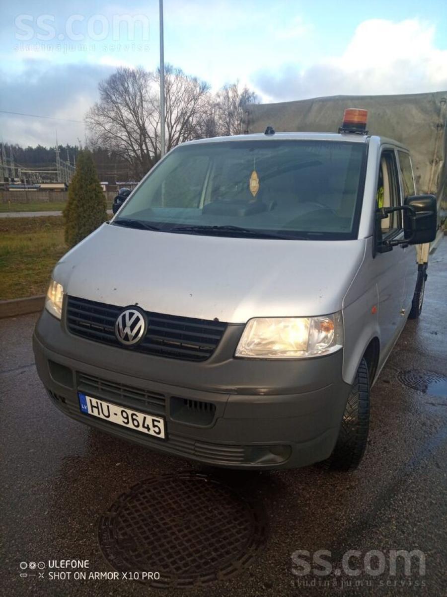 Volkswagen T5 2006 in Riga, with an engine capacity of 2.50 L and mileage of 308 thousand km for 4600 €, photo 3 on AUTOMOTO.COM.LV