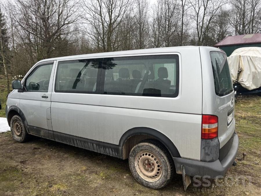 Volkswagen T5 2009 Bauska, ar dzinēja tilpumu 2.50 L un nobraukumu 384 tūkst. km par 4700 €, foto 3 vietnē AUTOMOTO.COM.LV