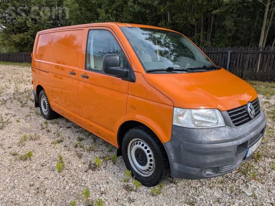 Oranžs Volkswagen T5 2004 Valmiera, ar dzinēja tilpumu 1.90 L un nobraukumu 207 tūkst. km par 5000 €, foto 3 vietnē AUTOMOTO.COM.LV