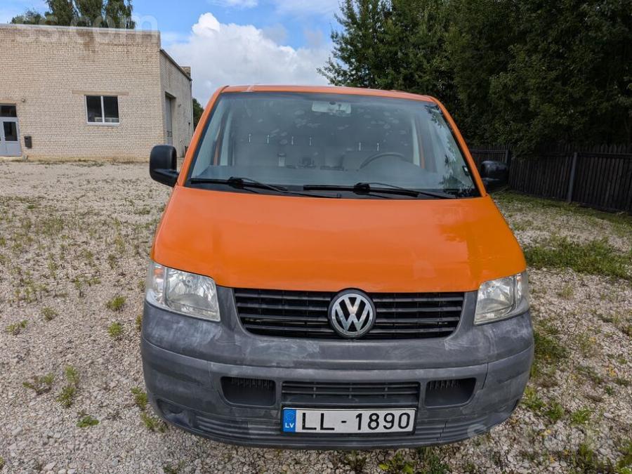 Oranžs Volkswagen T5 2004 Valmiera, ar dzinēja tilpumu 1.90 L un nobraukumu 207 tūkst. km par 5000 €, foto 4 vietnē AUTOMOTO.COM.LV