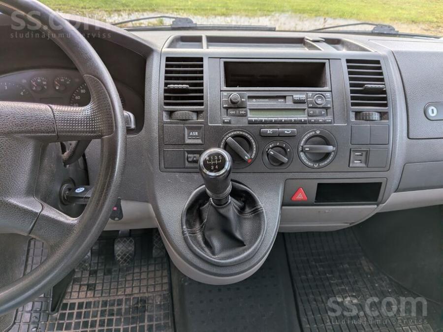 Oranžs Volkswagen T5 2004 Valmiera, ar dzinēja tilpumu 1.90 L un nobraukumu 207 tūkst. km par 5000 €, foto 14 vietnē AUTOMOTO.COM.LV