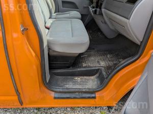 Oranžs Volkswagen T5 2004 Valmiera, ar dzinēja tilpumu 1.90 L un nobraukumu 207 tūkst. km par 5000 €, foto 19 vietnē AUTOMOTO.COM.LV