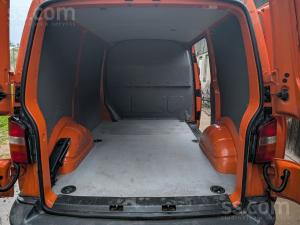 Oranžs Volkswagen T5 2004 Valmiera, ar dzinēja tilpumu 1.90 L un nobraukumu 207 tūkst. km par 5000 €, foto 21 vietnē AUTOMOTO.COM.LV