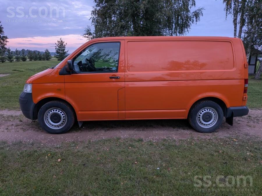 Orange Volkswagen T5 2004 in Valmiera, with an engine capacity of 1.90 L and mileage of 207 thousand km for 4900 €, photo 1 on AUTOMOTO.COM.LV