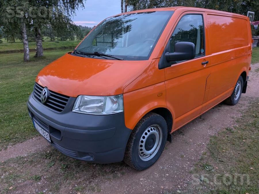 Orange Volkswagen T5 2004 in Valmiera, with an engine capacity of 1.90 L and mileage of 207 thousand km for 4900 €, photo 4 on AUTOMOTO.COM.LV