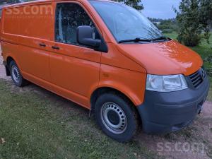 Orange Volkswagen T5 2004 in Valmiera, with an engine capacity of 1.90 L and mileage of 207 thousand km for 4900 €, photo 8 on AUTOMOTO.COM.LV