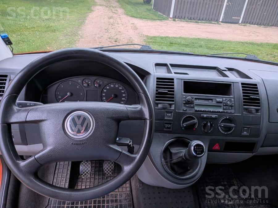 Orange Volkswagen T5 2004 in Valmiera, with an engine capacity of 1.90 L and mileage of 207 thousand km for 4900 €, photo 14 on AUTOMOTO.COM.LV