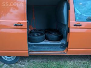 Orange Volkswagen T5 2004 in Valmiera, with an engine capacity of 1.90 L and mileage of 207 thousand km for 4900 €, photo 17 on AUTOMOTO.COM.LV