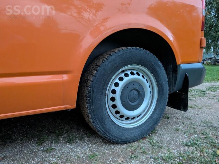 Orange Volkswagen T5 2004 in Valmiera, with an engine capacity of 1.90 L and mileage of 207 thousand km for 4900 €, photo 19 on AUTOMOTO.COM.LV