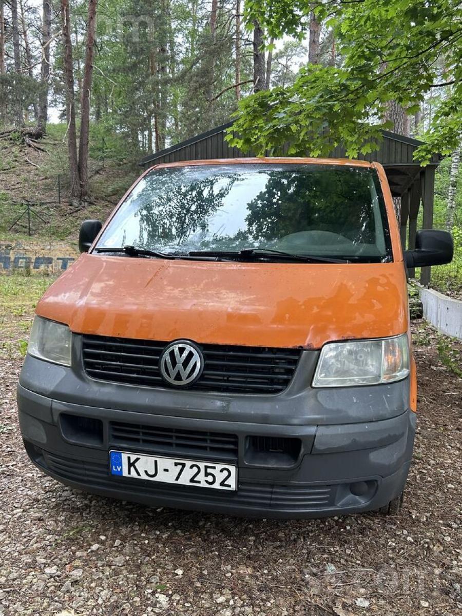 Orange Volkswagen T5 2005 in Riga, with an engine capacity of 2.50 L and mileage of 440 thousand km for 2700 €, photo 3 on AUTOMOTO.COM.LV