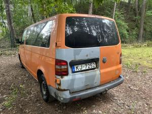 Orange Volkswagen T5 2005 in Riga, with an engine capacity of 2.50 L and mileage of 440 thousand km for 2700 €, photo 9 on AUTOMOTO.COM.LV