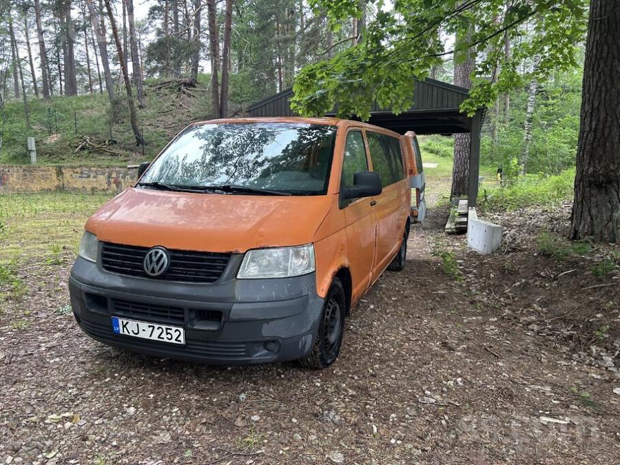 Orange Volkswagen T5 2005 in Riga, with an engine capacity of 2.50 L and mileage of 440 thousand km for 2700 €, photo 11 on AUTOMOTO.COM.LV