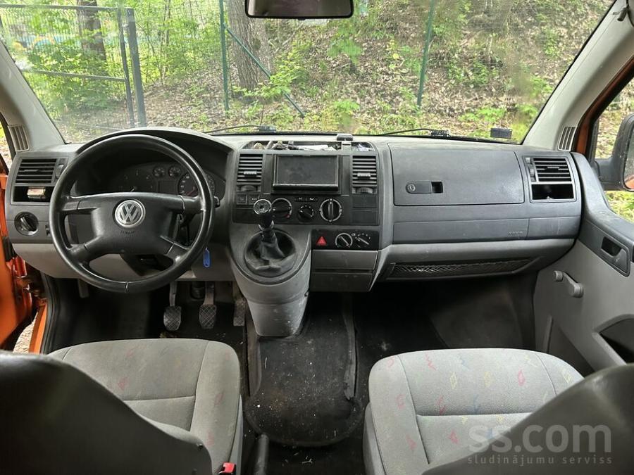 Orange Volkswagen T5 2005 in Riga, with an engine capacity of 2.50 L and mileage of 440 thousand km for 2700 €, photo 17 on AUTOMOTO.COM.LV