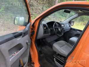 Orange Volkswagen T5 2005 in Riga, with an engine capacity of 2.50 L and mileage of 440 thousand km for 2700 €, photo 18 on AUTOMOTO.COM.LV