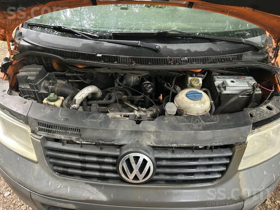 Orange Volkswagen T5 2005 in Riga, with an engine capacity of 2.50 L and mileage of 440 thousand km for 2700 €, photo 21 on AUTOMOTO.COM.LV
