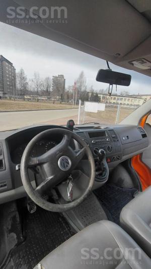 Oranžs Volkswagen T5 2006 Daugavpils, ar dzinēja tilpumu 1.90 L un nobraukumu 376 tūkst. km par 5000 €, foto 7 vietnē AUTOMOTO.COM.LV