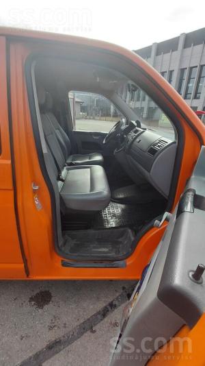 Oranžs Volkswagen T5 2006 Daugavpils, ar dzinēja tilpumu 1.90 L un nobraukumu 376 tūkst. km par 5000 €, foto 9 vietnē AUTOMOTO.COM.LV