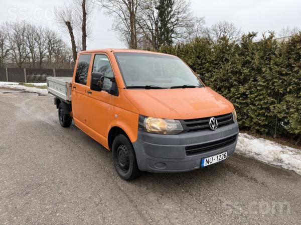 Oranžs Volkswagen T5 2010 Rīga, ar dzinēja tilpumu 2.00 L un nobraukumu 436 tūkst. km par 7500 €, foto 1 vietnē AUTOMOTO.COM.LV