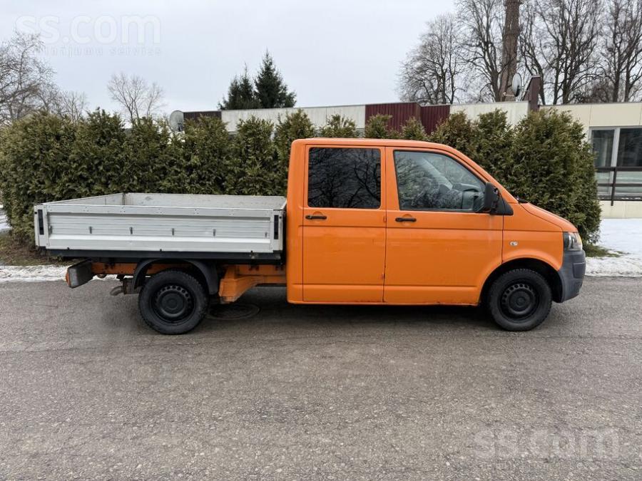 Oranžs Volkswagen T5 2010 Rīga, ar dzinēja tilpumu 2.00 L un nobraukumu 436 tūkst. km par 7500 €, foto 3 vietnē AUTOMOTO.COM.LV