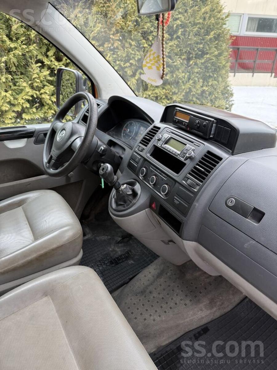 Oranžs Volkswagen T5 2010 Rīga, ar dzinēja tilpumu 2.00 L un nobraukumu 436 tūkst. km par 7500 €, foto 9 vietnē AUTOMOTO.COM.LV