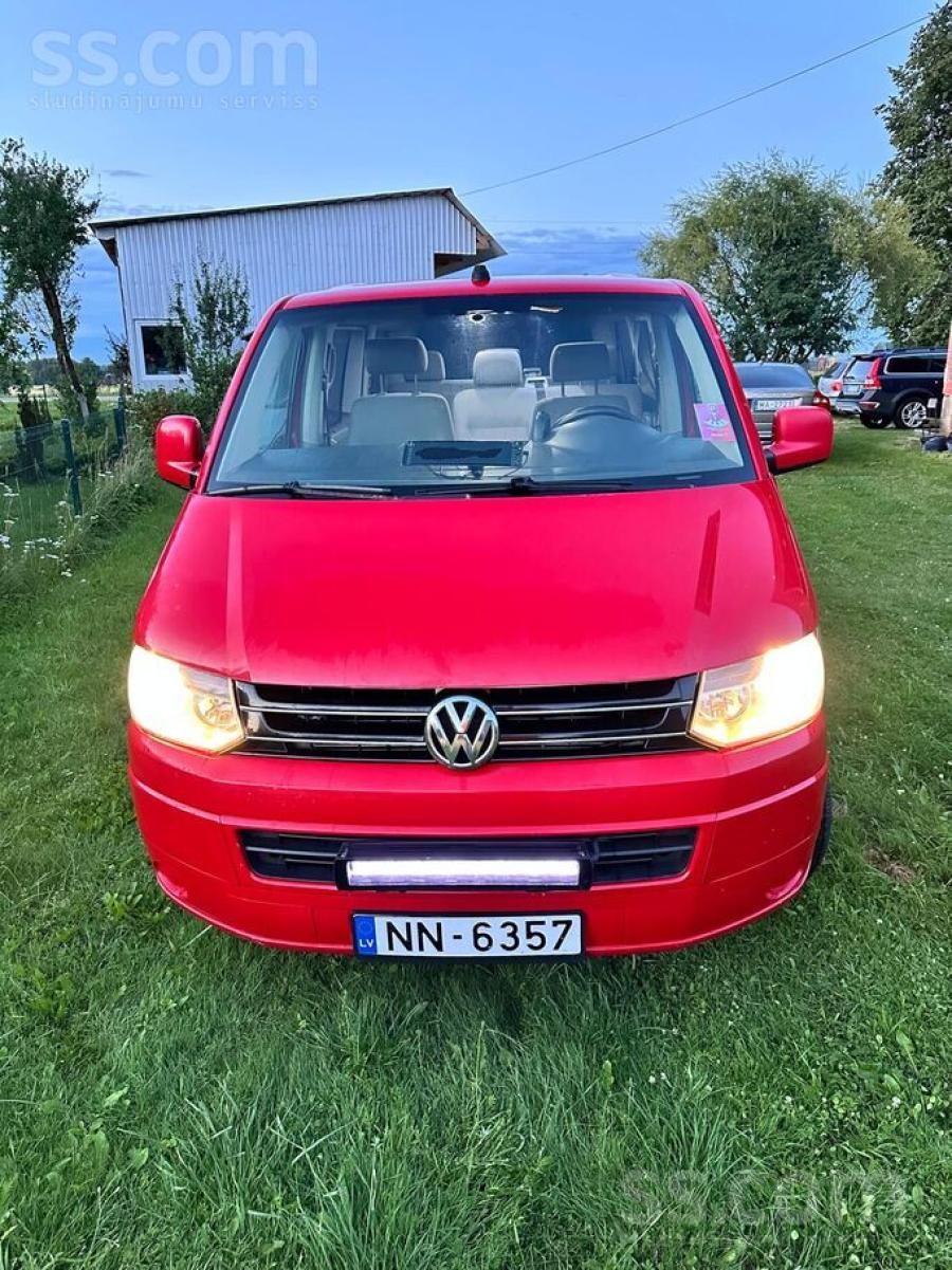 Red Volkswagen T5 2004 in Jekabpils, with an engine capacity of 1.90 L and mileage of 371 thousand km for 6800 €, photo 1 on AUTOMOTO.COM.LV