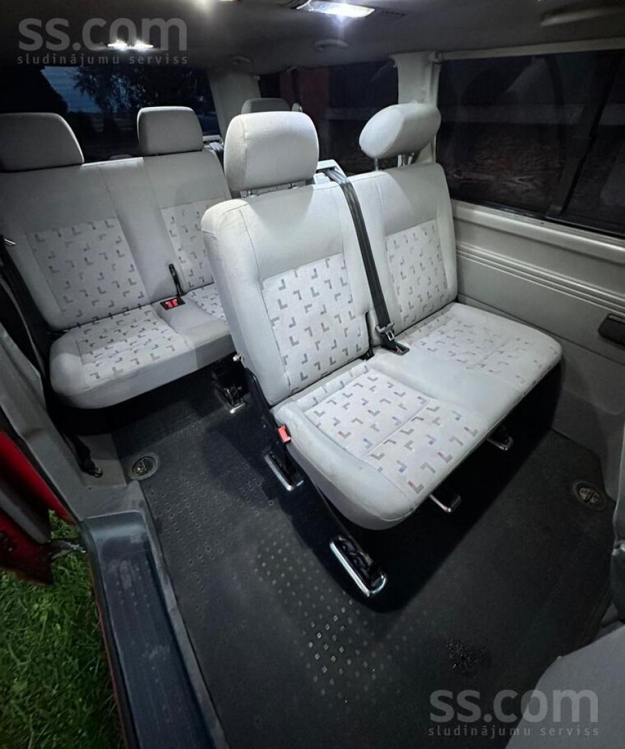 Red Volkswagen T5 2004 in Jekabpils, with an engine capacity of 1.90 L and mileage of 371 thousand km for 6800 €, photo 6 on AUTOMOTO.COM.LV